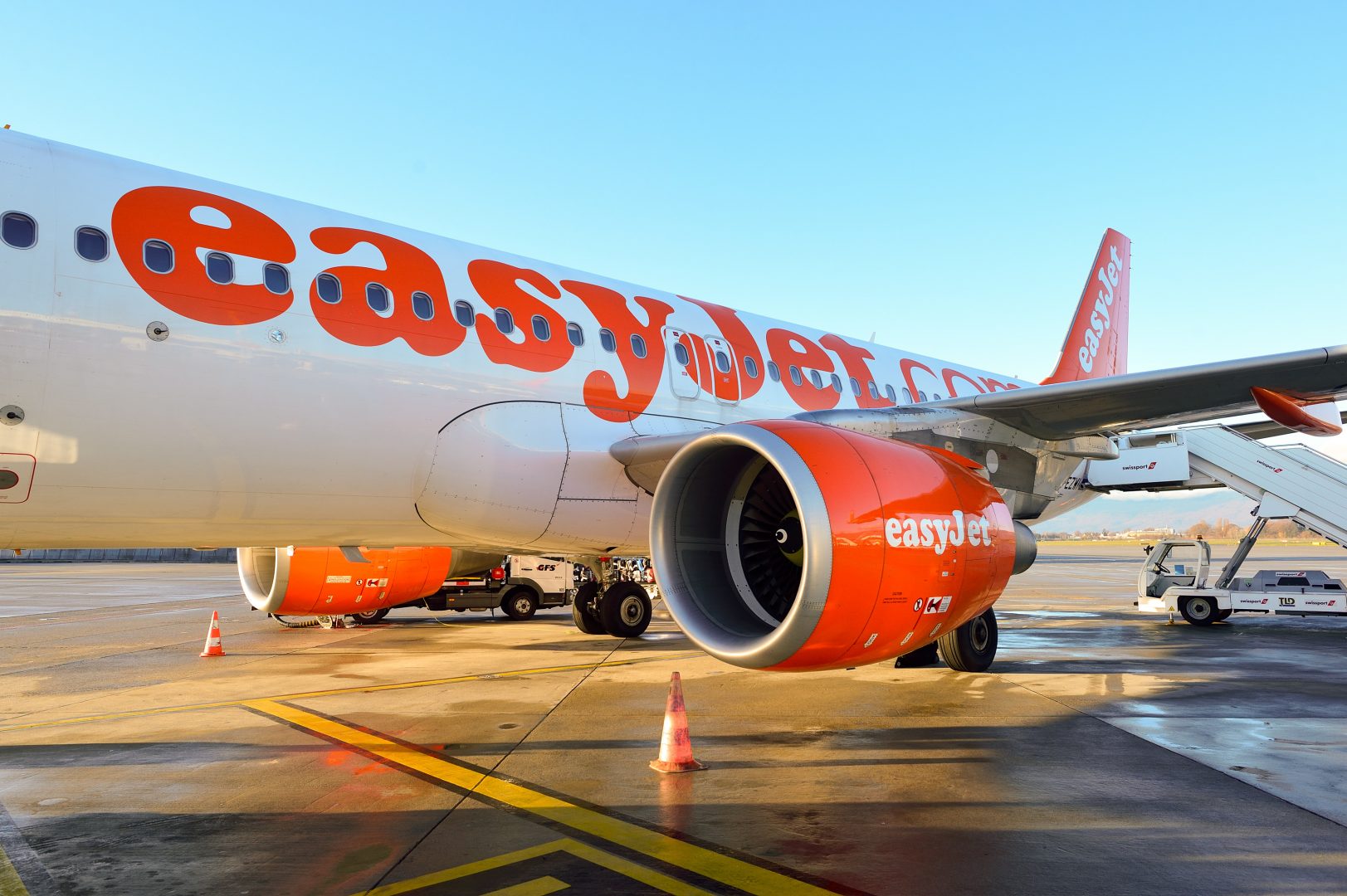 easyJet could put flight safety at risk with their redundancy plan ...